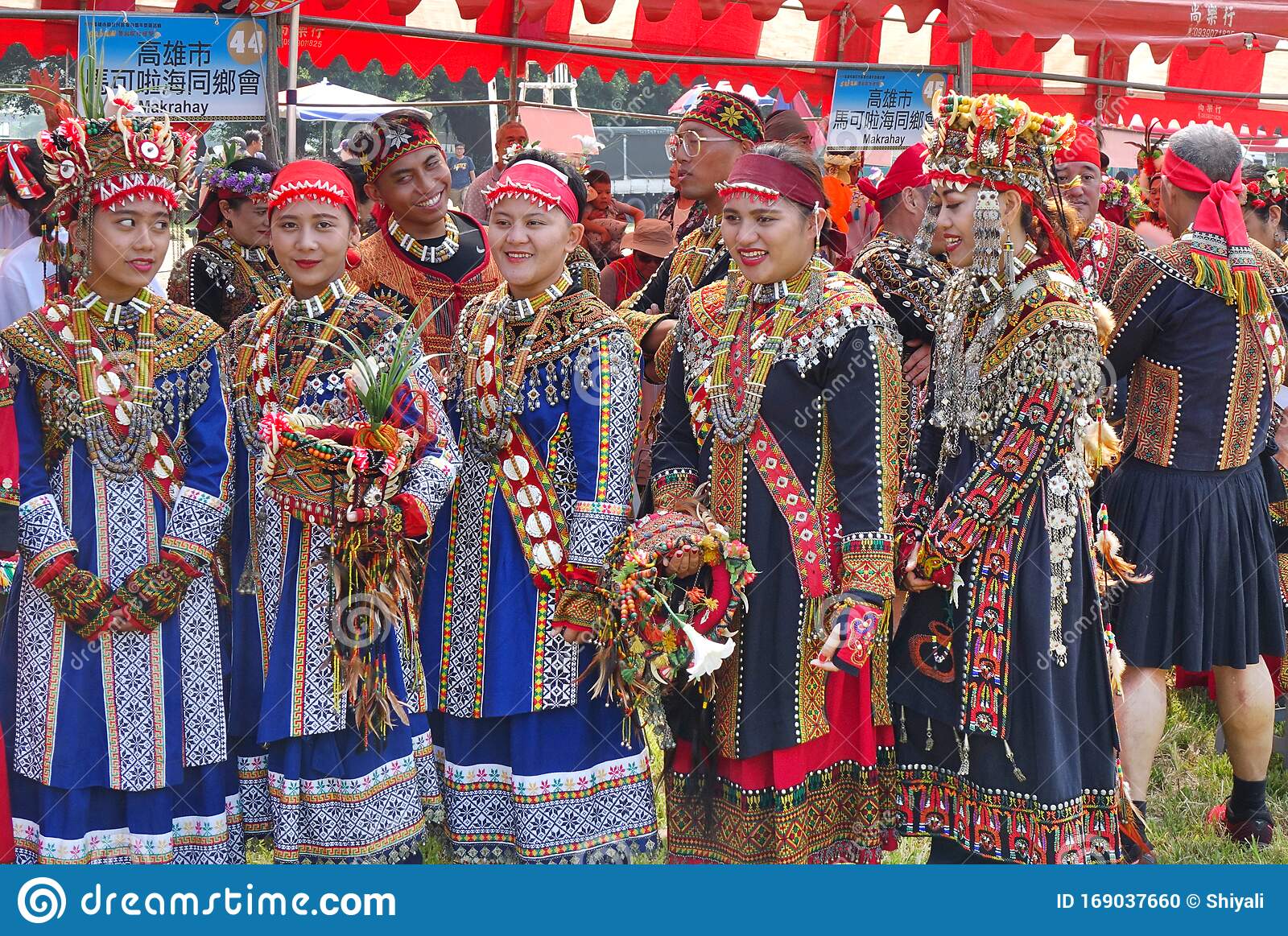 FolkCostume&Embroidery: Costumes of the Indigenous Taiwanese Peoples ...