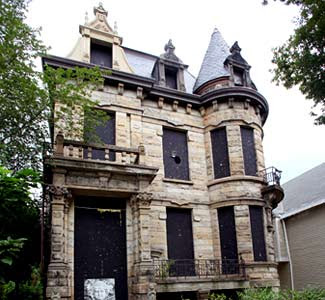 PICTURE BUGS: Real Haunted Houses