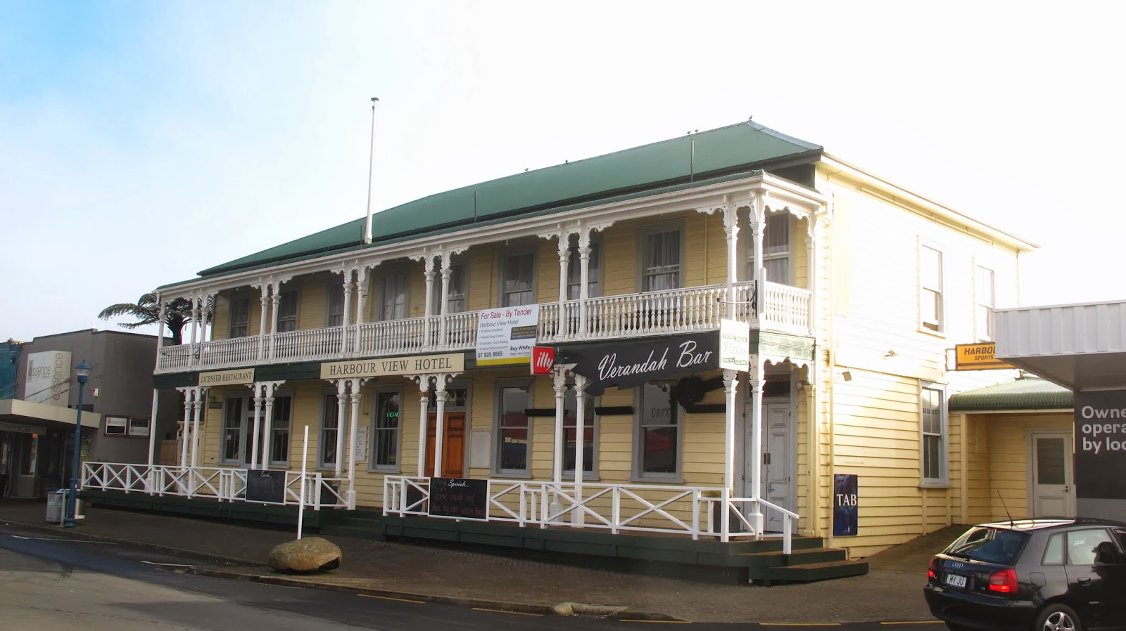 Historic Hotels of New Zealand: Harbour View Hotel - Raglan