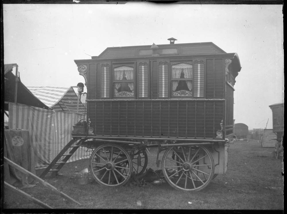 Pictures of Caravans and Camping From Between the 1940s and 1950s ...
