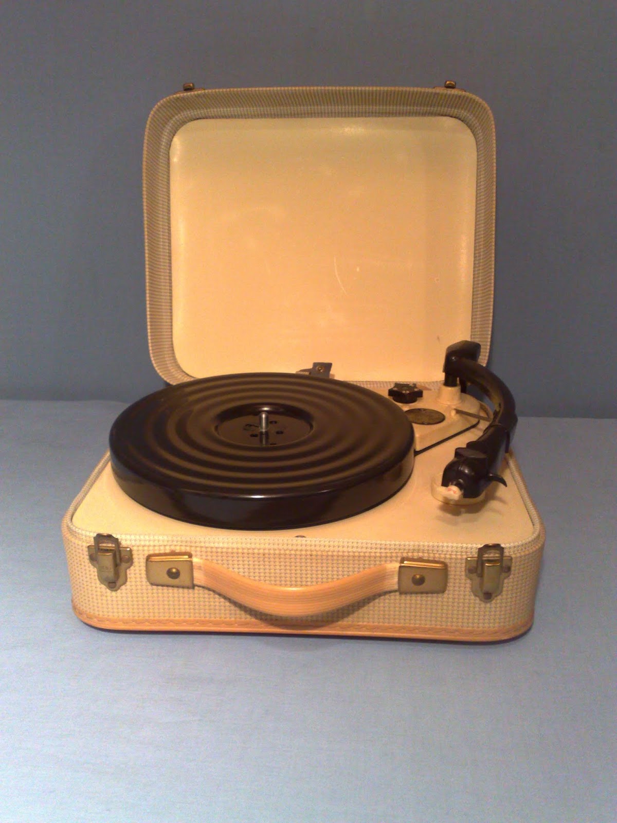 TOM's TECH TOYS: GARRARD TURNTABLES