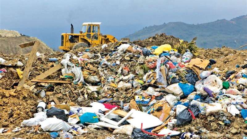 Ο Δήμος Αλεξανδρούπολης ρίχνει απορρίμματα σε παράνομο σκουπιδότοπο στο ...
