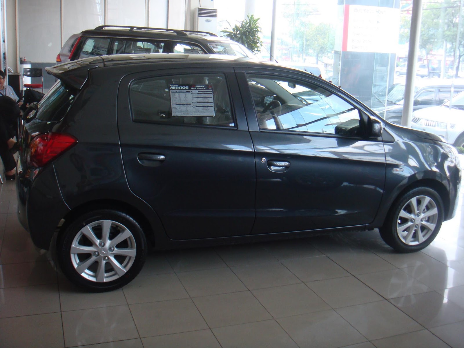 Boknoy the Wonder Boy: Mitsubishi Mirage GLX vs. GLS