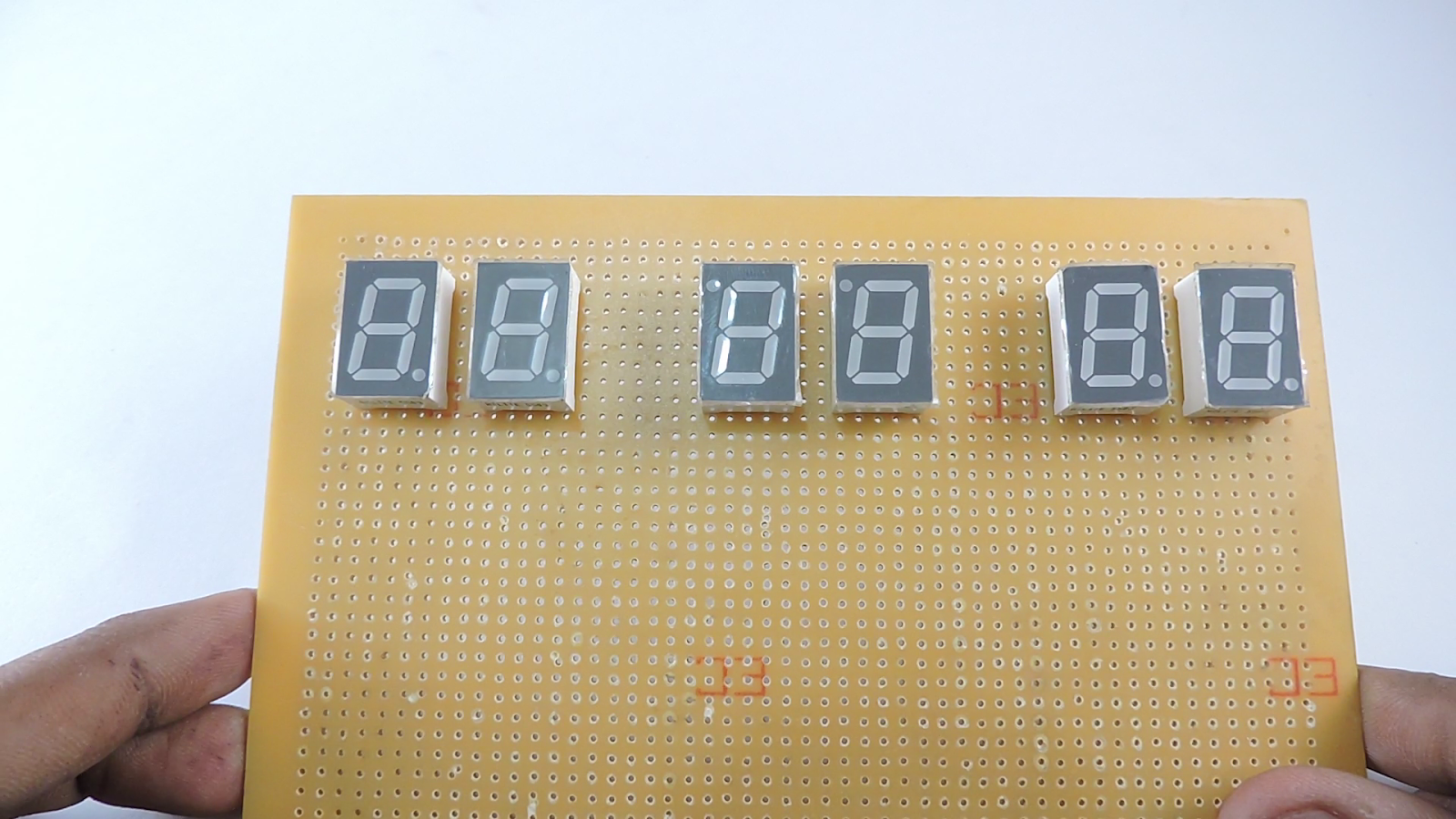 How to make a digital clock from discreet logic