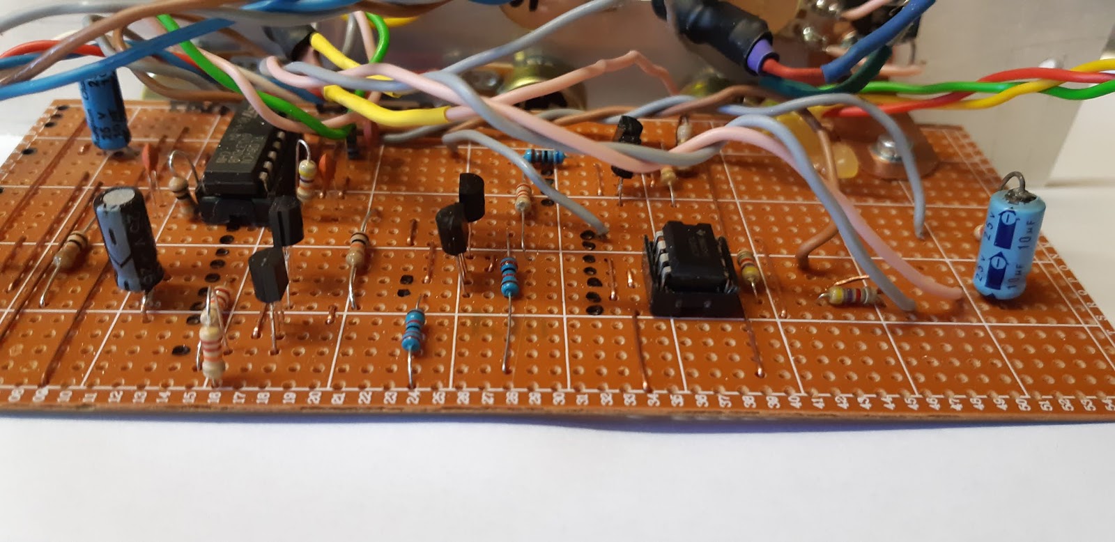 Eddy Bergman.com: Synthesizer Build part-34: TRIPLE WAVEFOLDER.