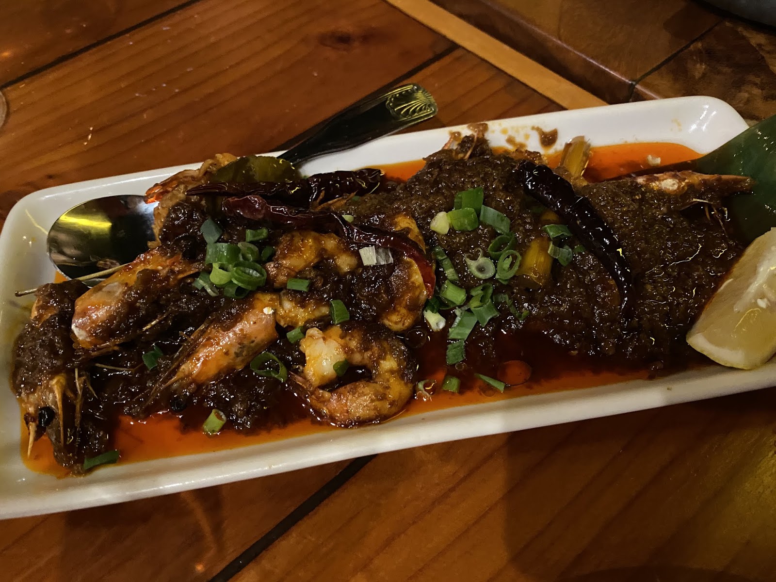 さとうあつこのハワイ不動産: Rangoon Burmese Kitchen ダウンタウンのミャンマー料理