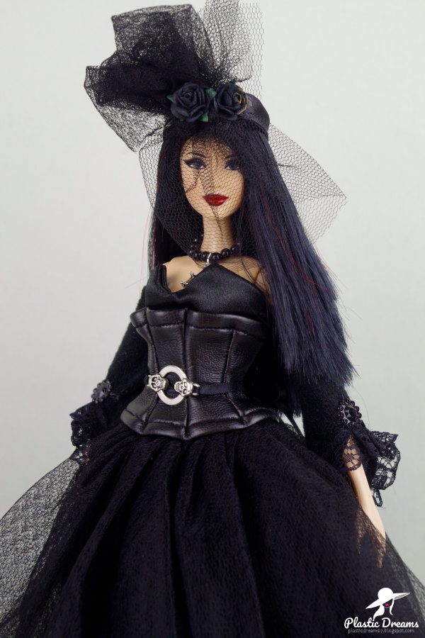 Plastic Dreams Dolls :: Barbie et miniatures: Shooting: Gothic Dress ...