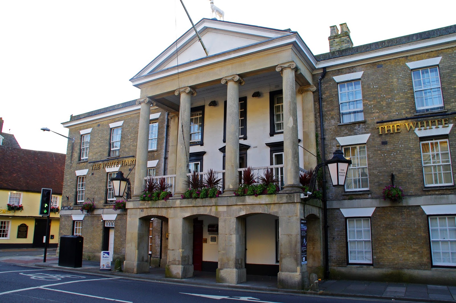 An Elegant Stay at the Mercure Salisbury White Hart Hotel - The Aussie ...