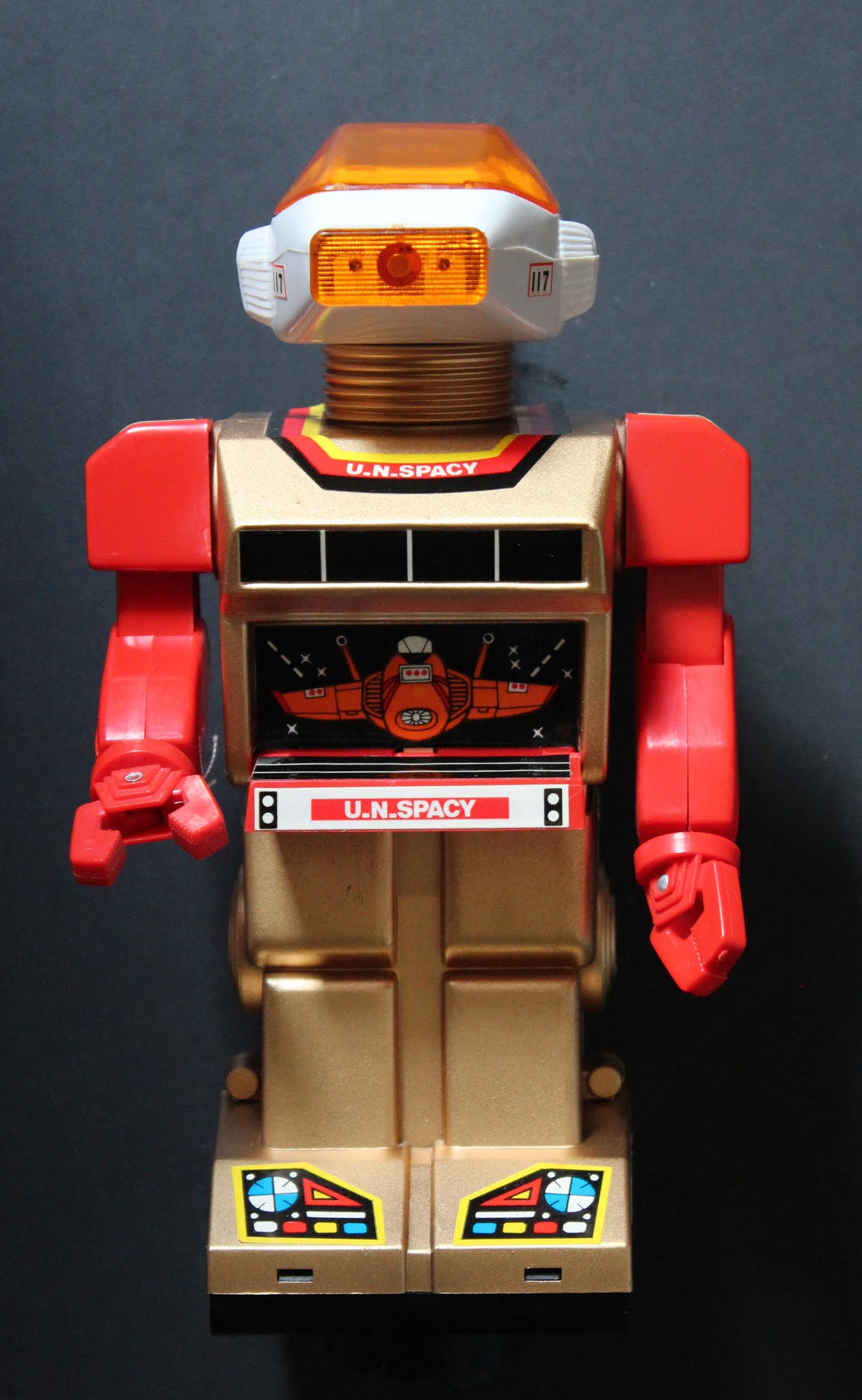 Geoff's Superheroes, Space and other incredible Toys: La Cucaracha robot
