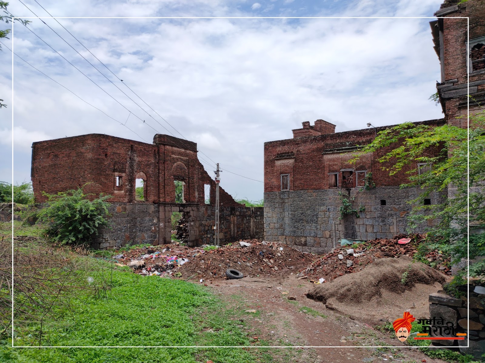 पळशीचा भुईकोट किल्ला/ पळशीची गढी/ पळशीकर वाडा (Palashi Fort)