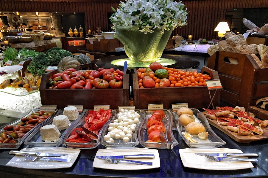 Semi buffet là gì? - Tin tức và kiến thức nhà hàng khách sạn