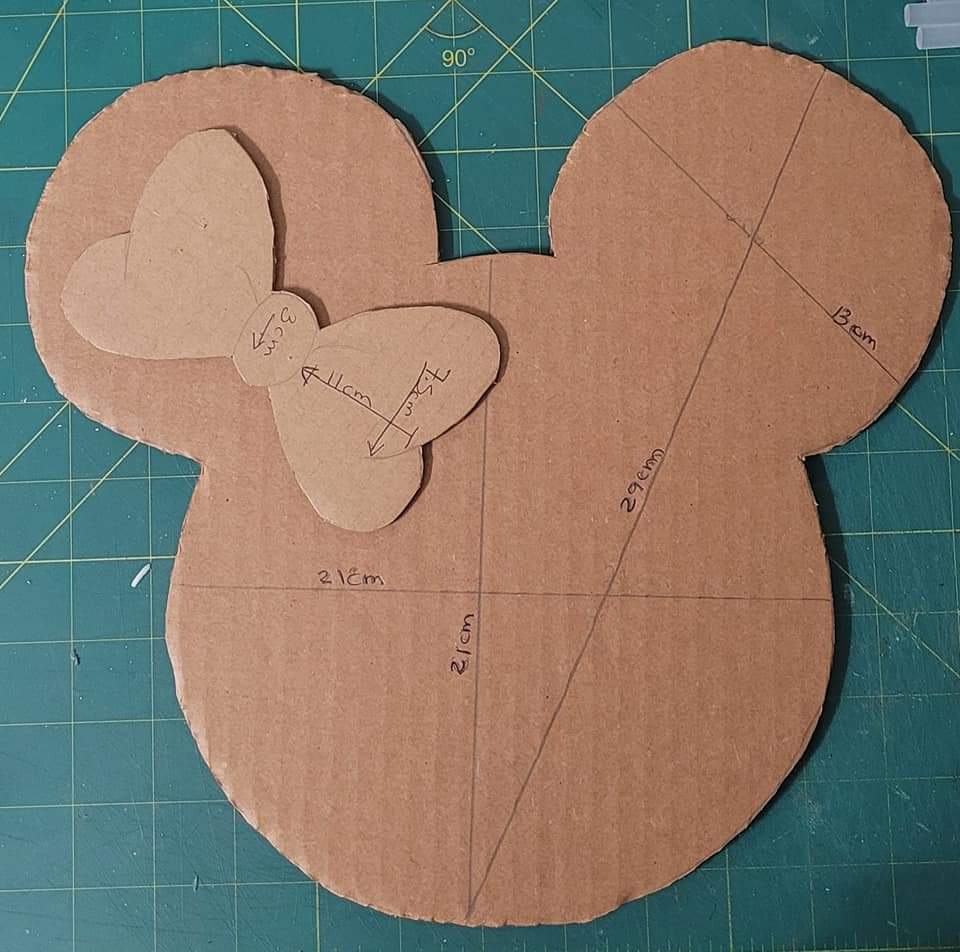 Enfeite de papelão com molde do Mickey para imprimir - Ver e Fazer
