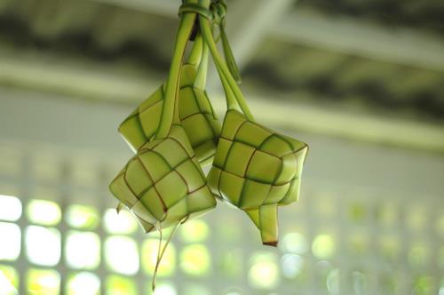 LET US ALL BE CONNECTED: Delicious Ketupat (Malay Rice Dumplings)