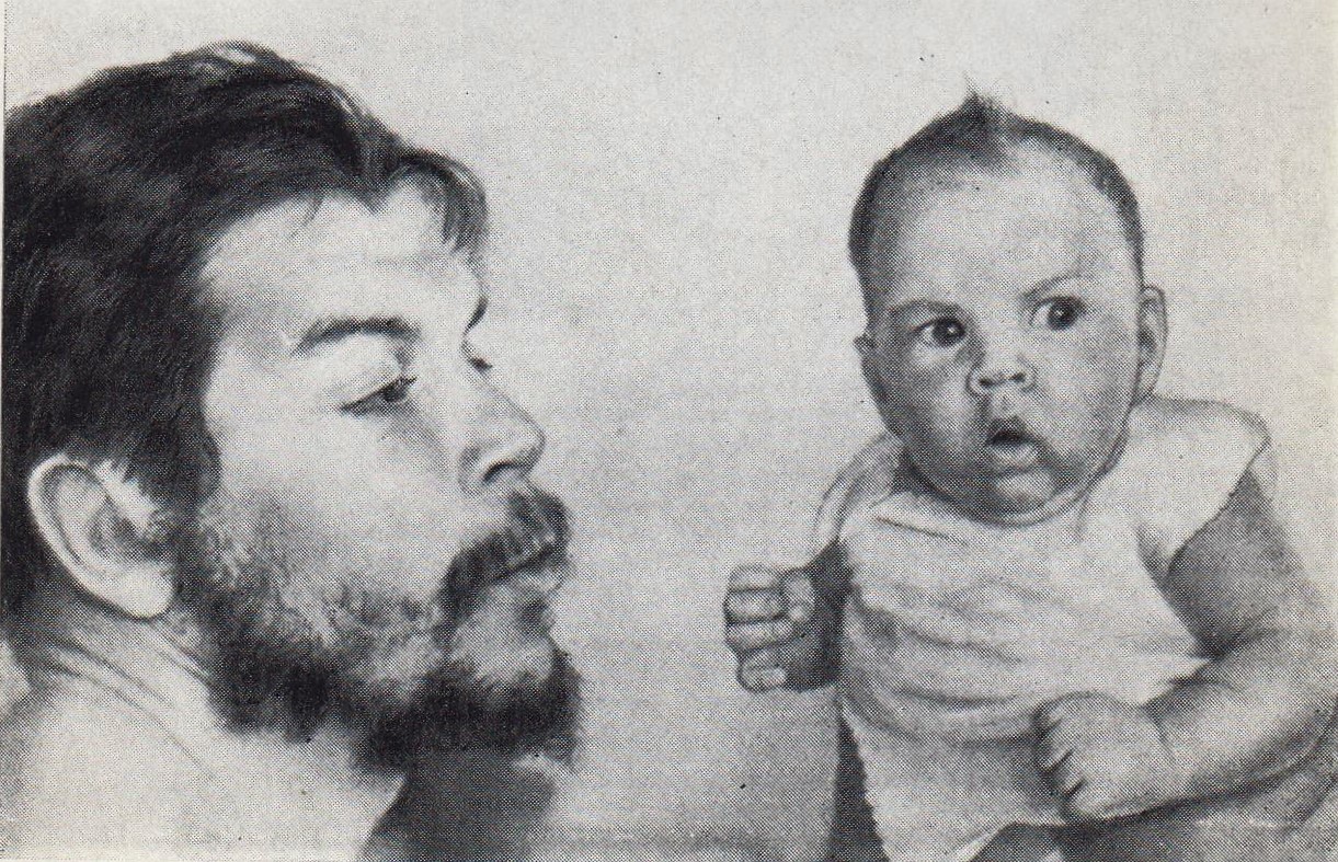 The Left Chapter: Che with his newborn child -- Che Photo #7