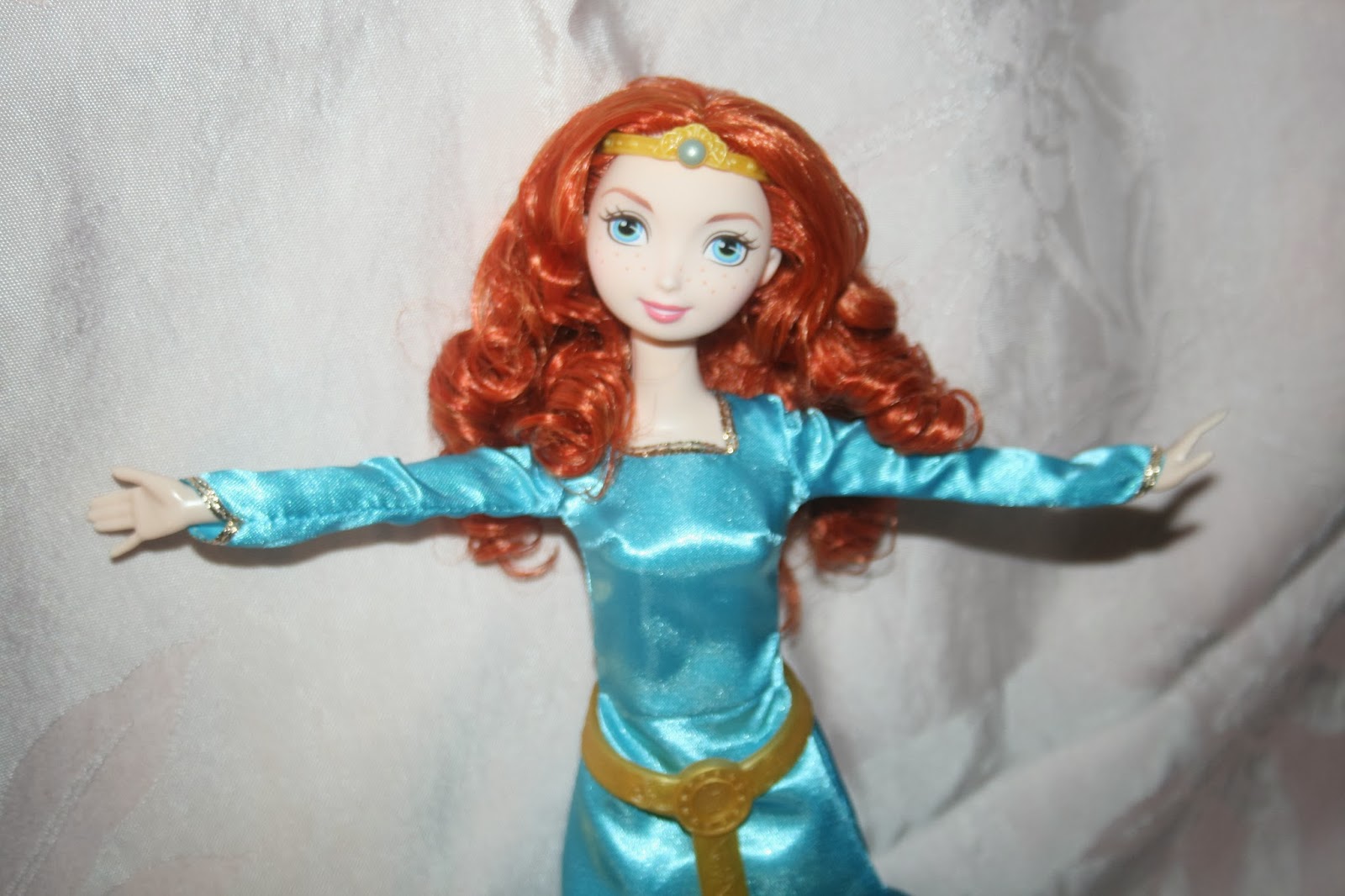 PLANET OF THE DOLLS: Play line Disney Store Brave Merida doll review