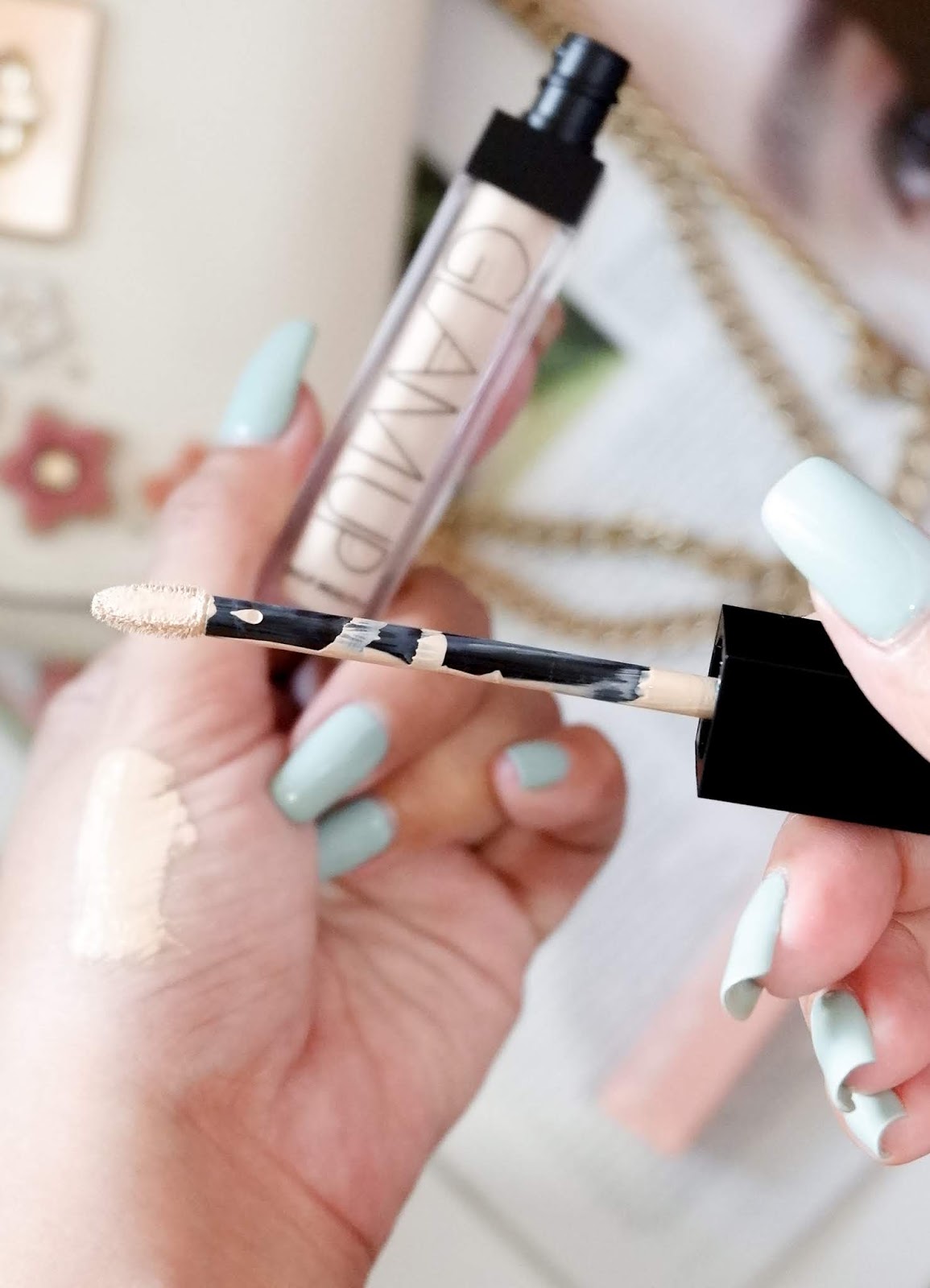 SELF BEAUTY - EDITOR'S PICK GLAM UP LONG LASTING CONCEALER REVIEW — Cessa