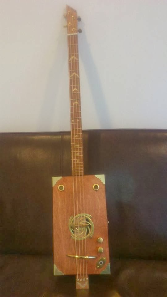 Haüfcut Instruments : Wine Box Bass