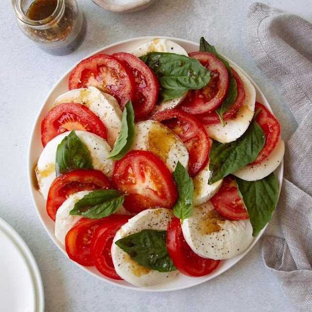 Big Dude's Eclectic Ramblings: Caprese Salad