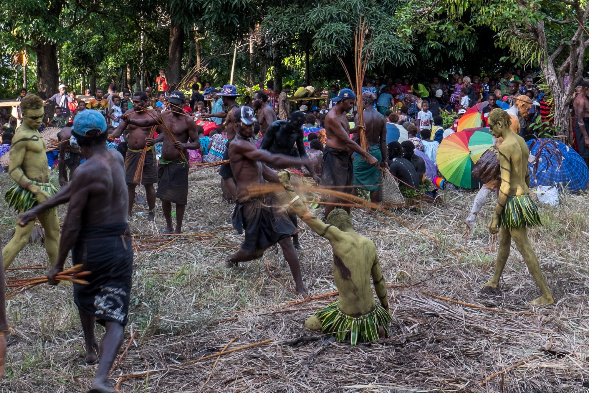 Dancing Papua New Guinean Style ― Whip Dance in Rabaul - MAHO on Earth ...