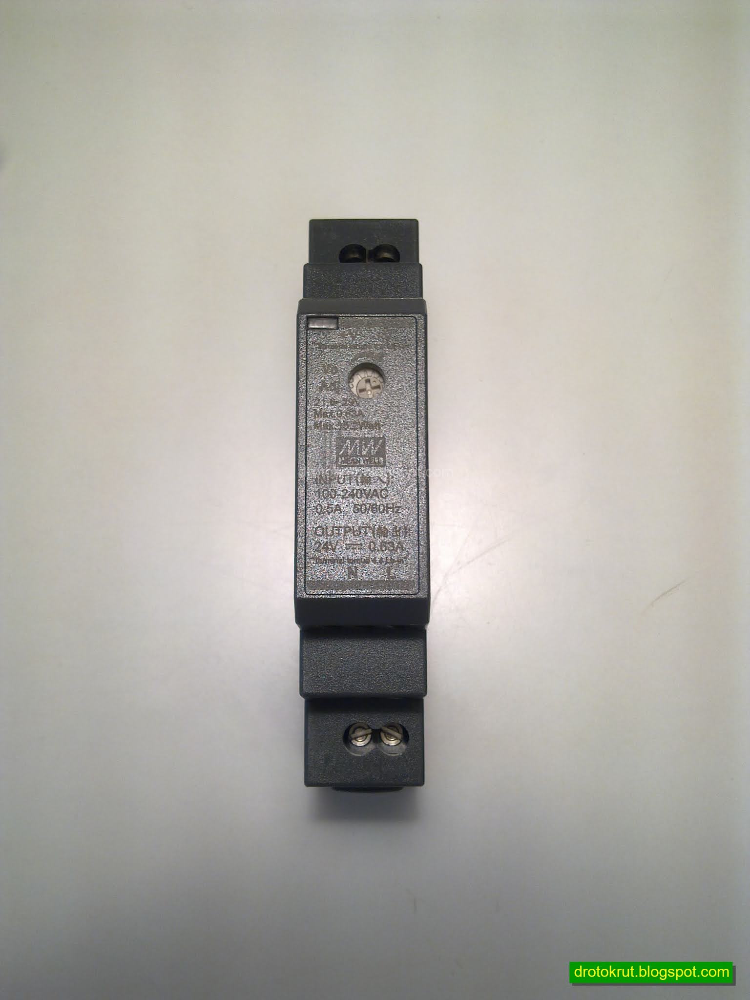 Блок питания 24 V DC на DIN-рейку Mean Well HDR-15-24