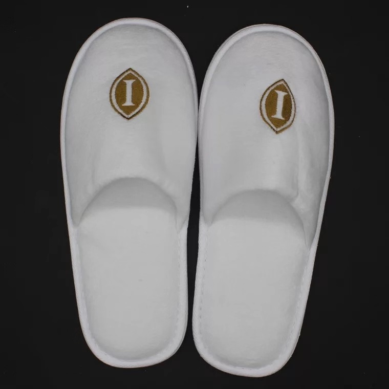 Towel: How to choose hotel slippers