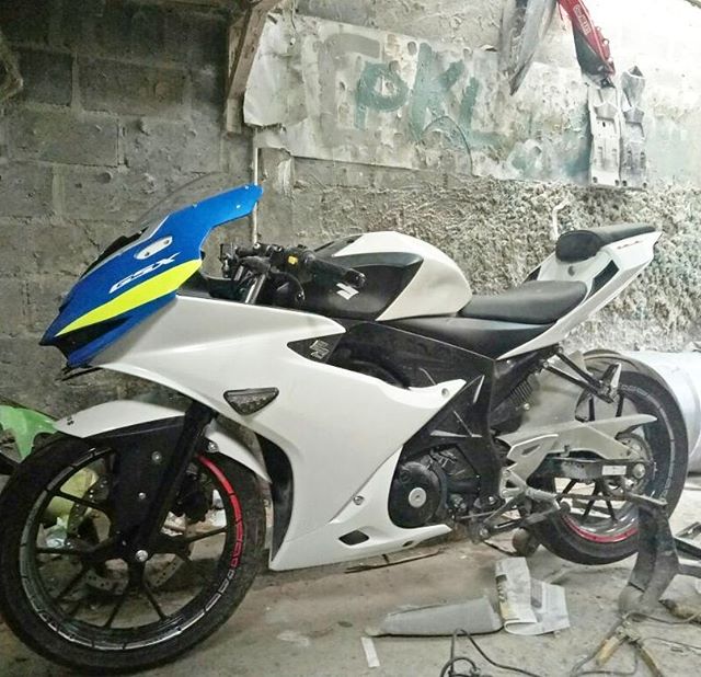 65 Foto Modifikasi Suzuki GSX R 150 Grafis Bodi Terbaru