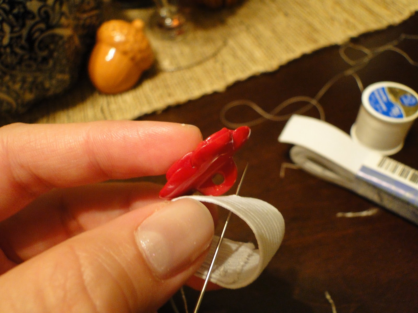 Domestically Modern: Button + Elastic = RING