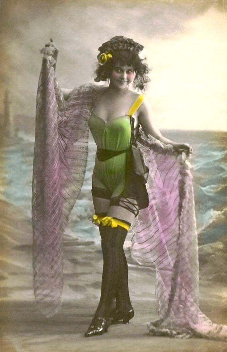 Lunagirl Moonbeams By Lunagirl Vintage Images Free Vintage Images Bathing Beauties