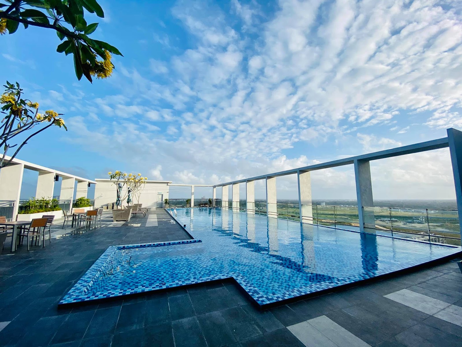 MENGINAP DI H ELITE DESIGN HOTEL KOTA BHARU SATU KEPUASAN BUAT DIRI AKU!