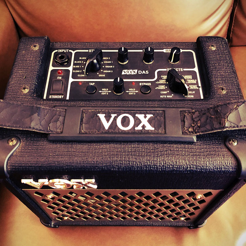 VOX小型ギターアンプDA5に何の不満もない話