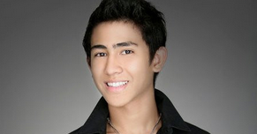 Axel Matthew Thomas - Biodata Artis