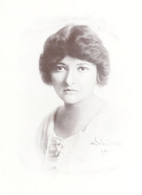 Silence is Platinum: Miss Valentina Zimina/Miss Vera Sisson