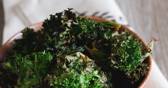 Chips di cavolo riccio ( Kale ) al miso e tamari