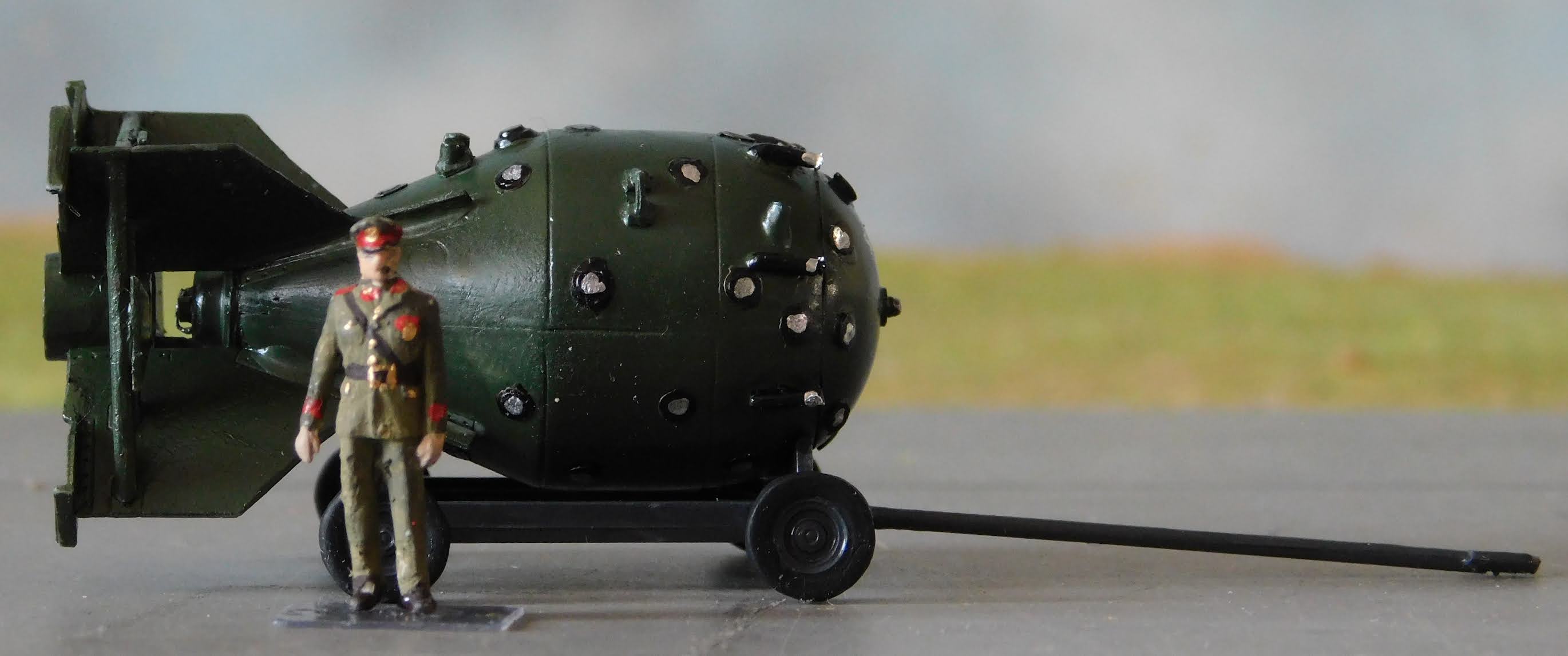 Happyscale-Modellbau: RDS-3 Marya (Joe-3) Soviet atomic bomb - A-model 1/72