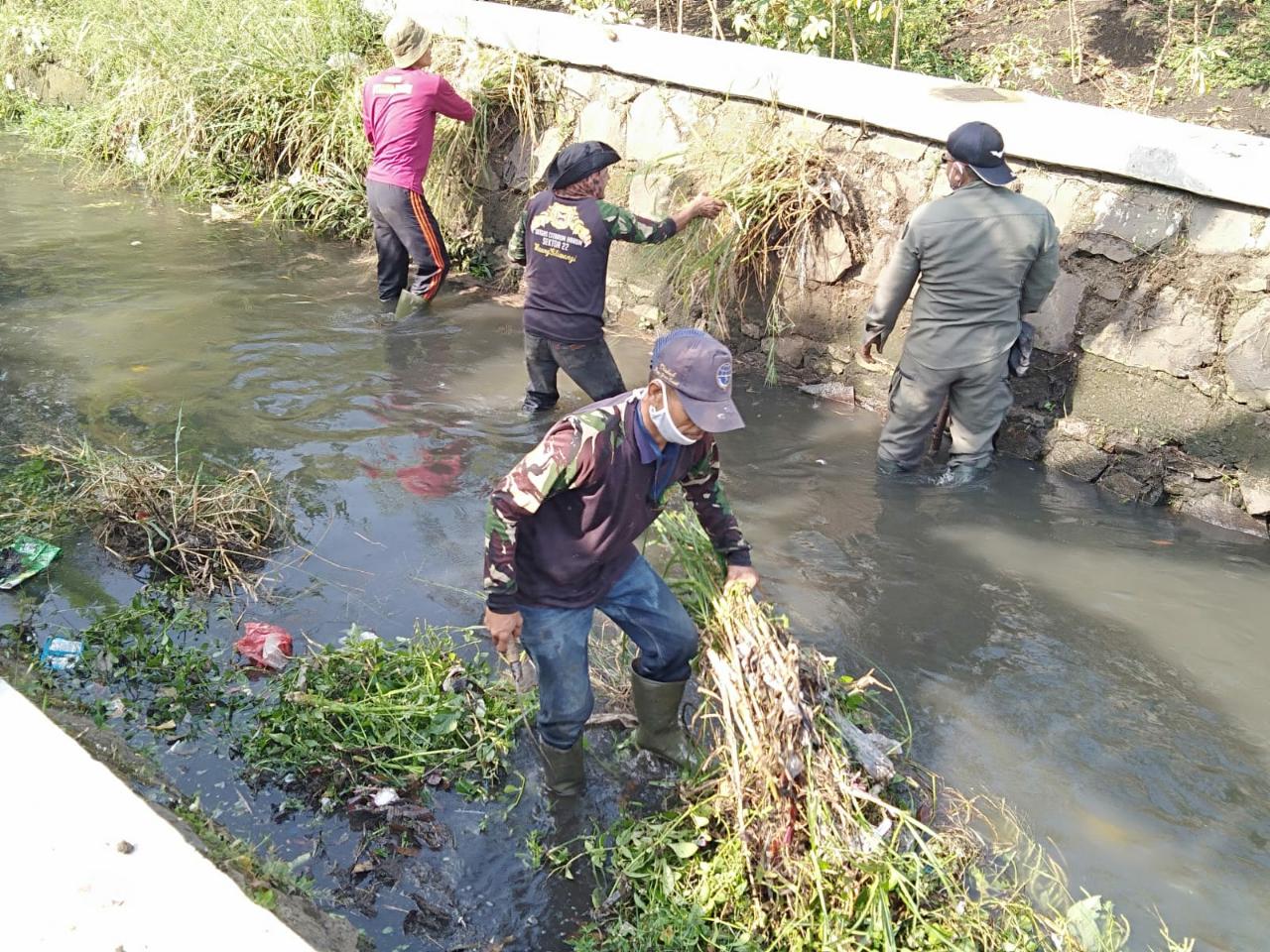 Cegah Penumpukan Sampah Sektor 22 Citarum Harum Sub 4 Bersama Gober