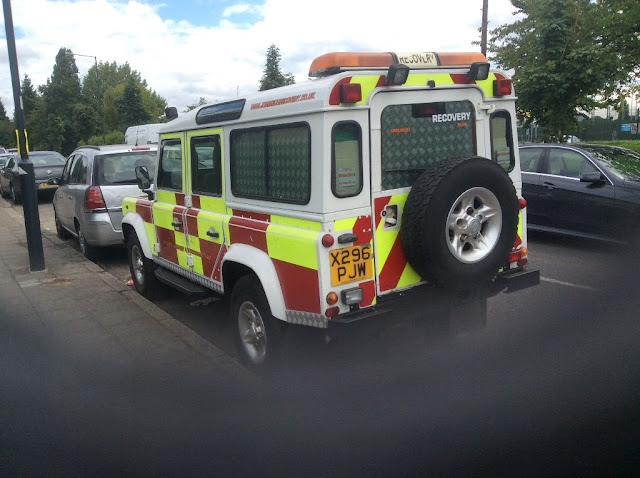 Landrover Defender: Land Rover defender - Recovery