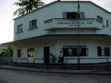 Vila da Manhiça no distrito de Lourenço Marques - edifícios dos anos 40 ...