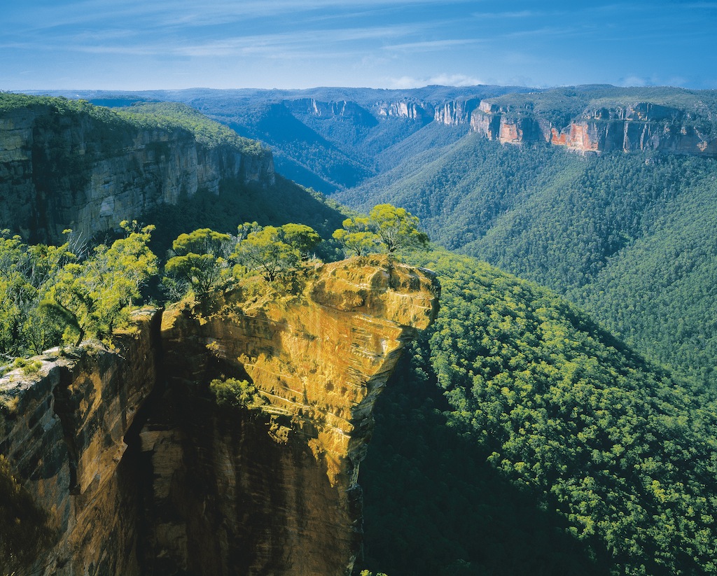 Journey: Enjoy spectacular views in the Blue Mountains