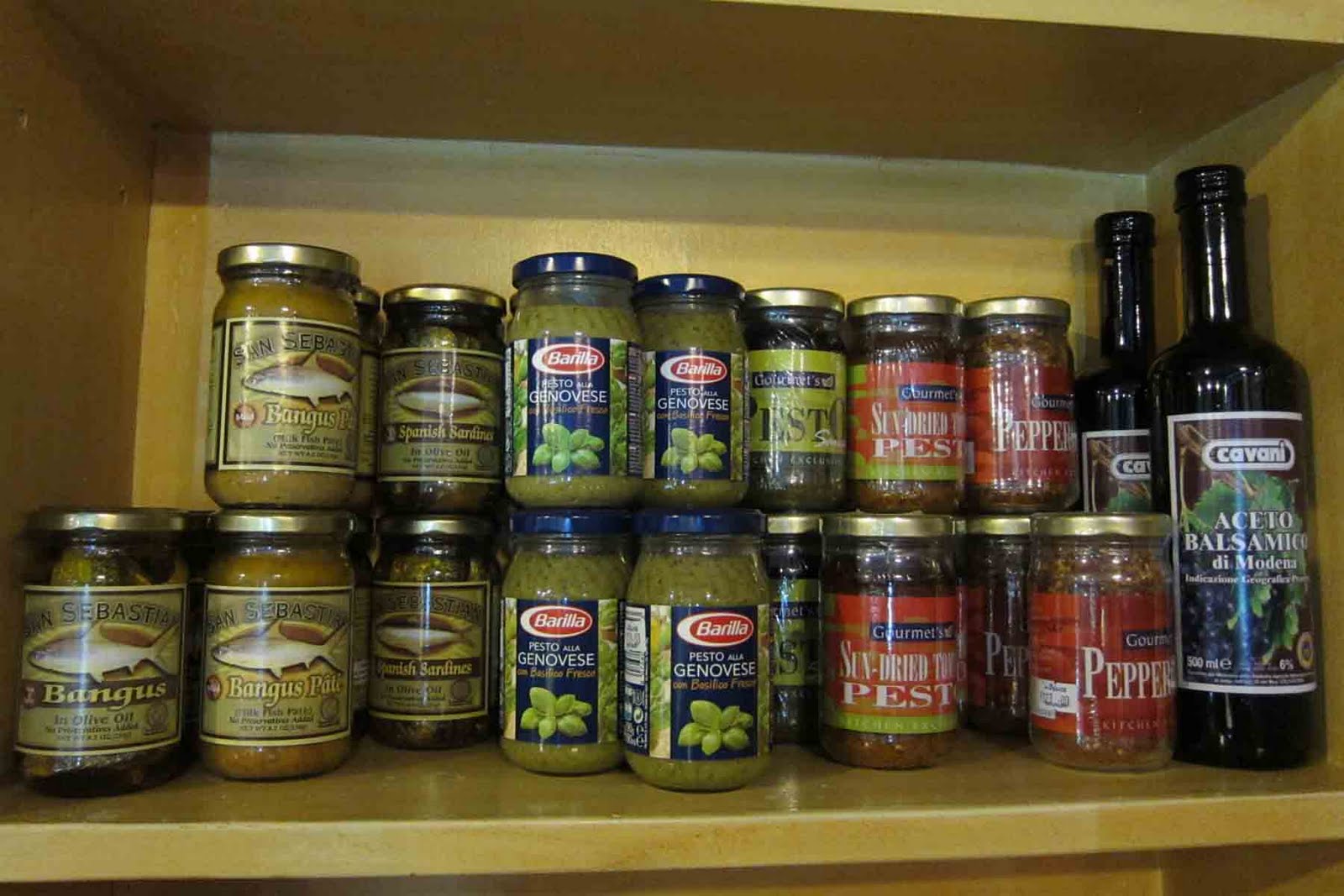 trigger happy foodie: Le Delice Deli Shop and Restaurant