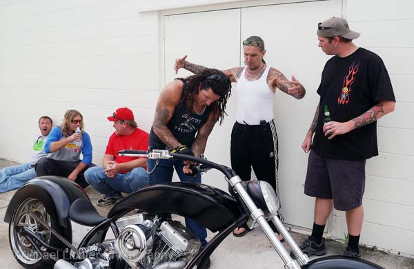 Hit The Road MotoBlog: Indian Larry - ENTREGA 4: Frases célebres