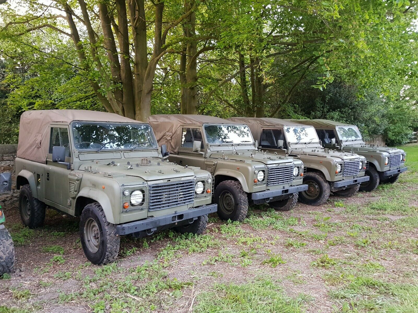 Landrover Defender: LANDROVER DEFENDER 90 300 TDI SWB WOLF TUL HS GS ...