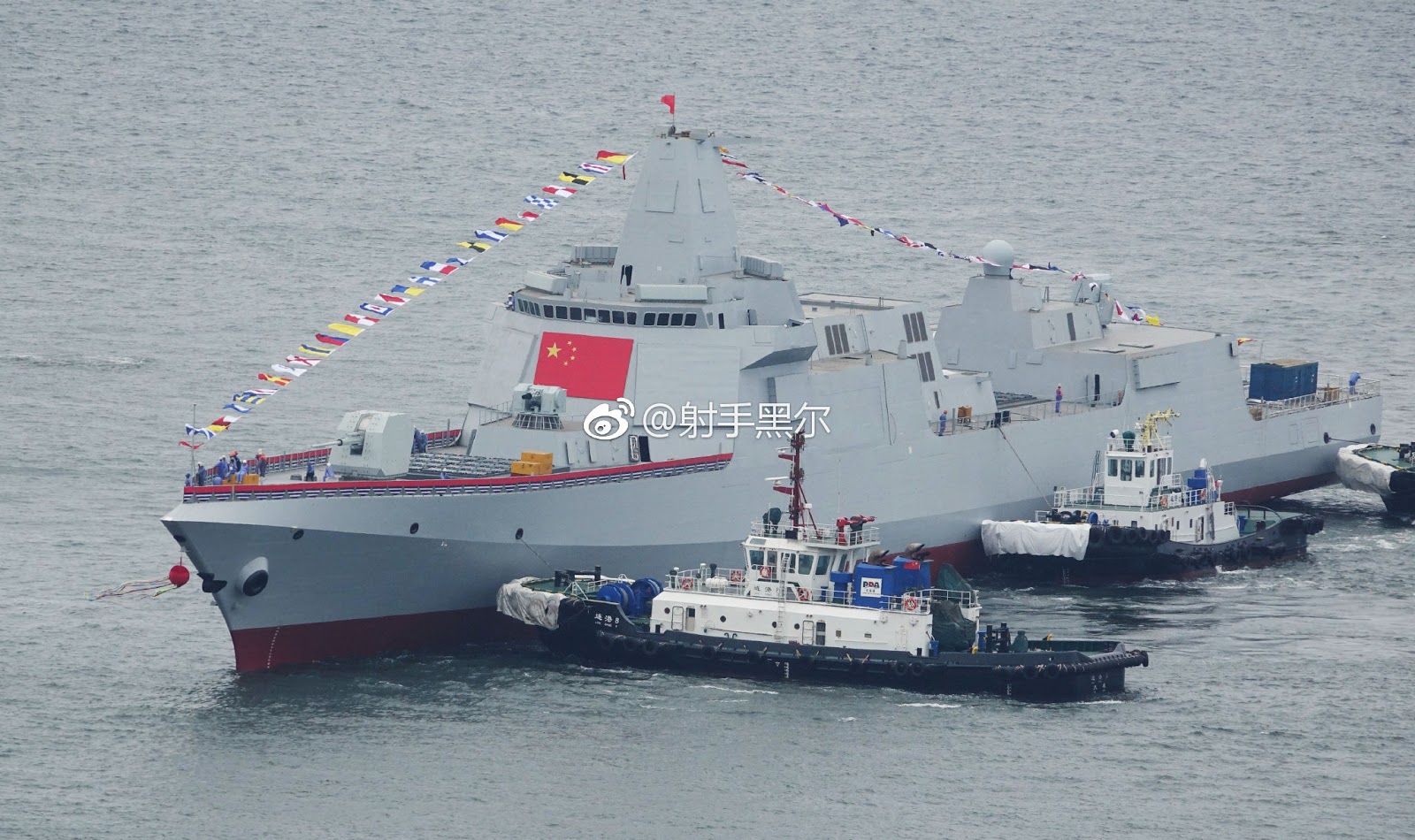 China Defense Blog: Two Type 055 guided-missile destroyers launched in ...