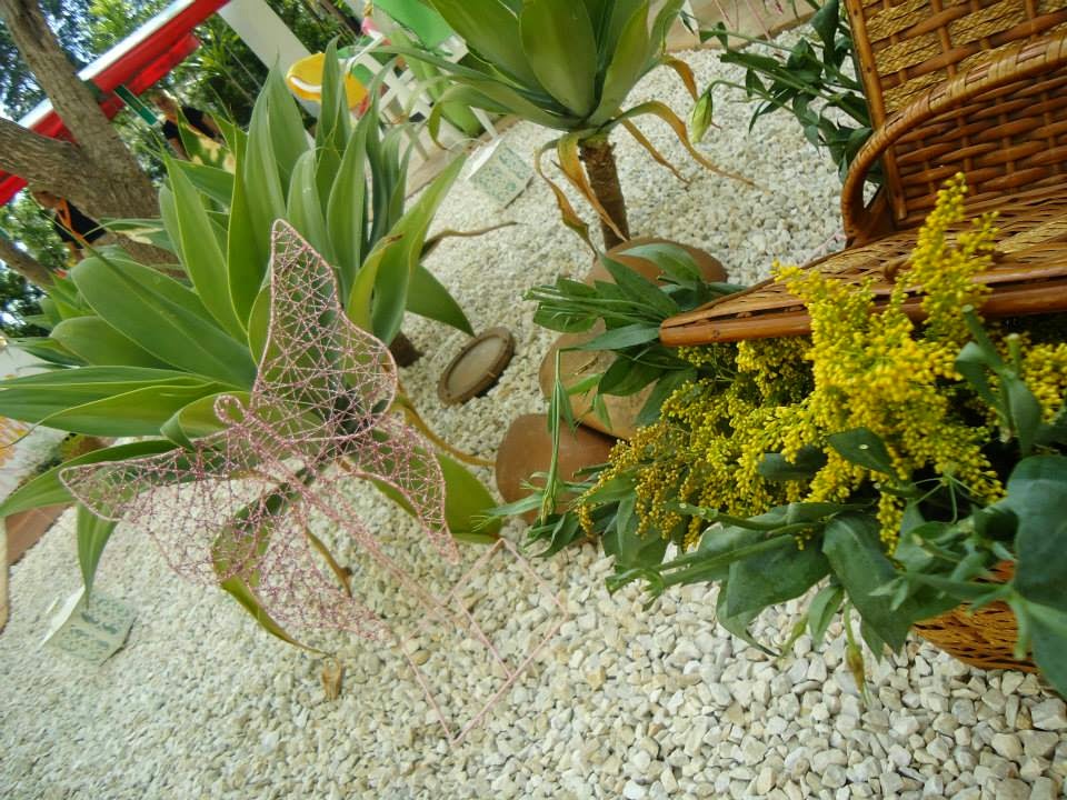 Futrika Locações para Festa: BORBOLETA E FLOR DE CHÃO EM ARAMADO