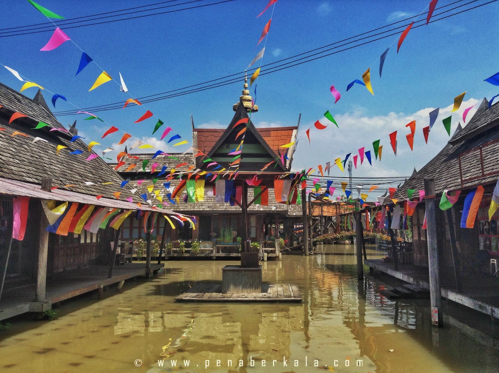 PATTAYA FLOATING MARKET