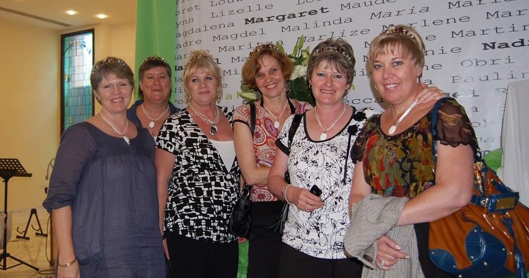 uitentuis: Kosbare groep vroue