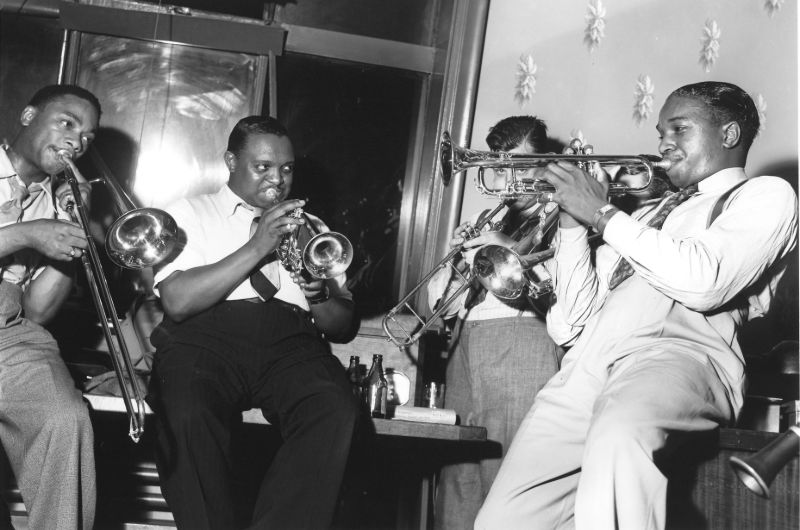 Amazing Vintage Photos Capture Legendary Artists During a Jam Session ...