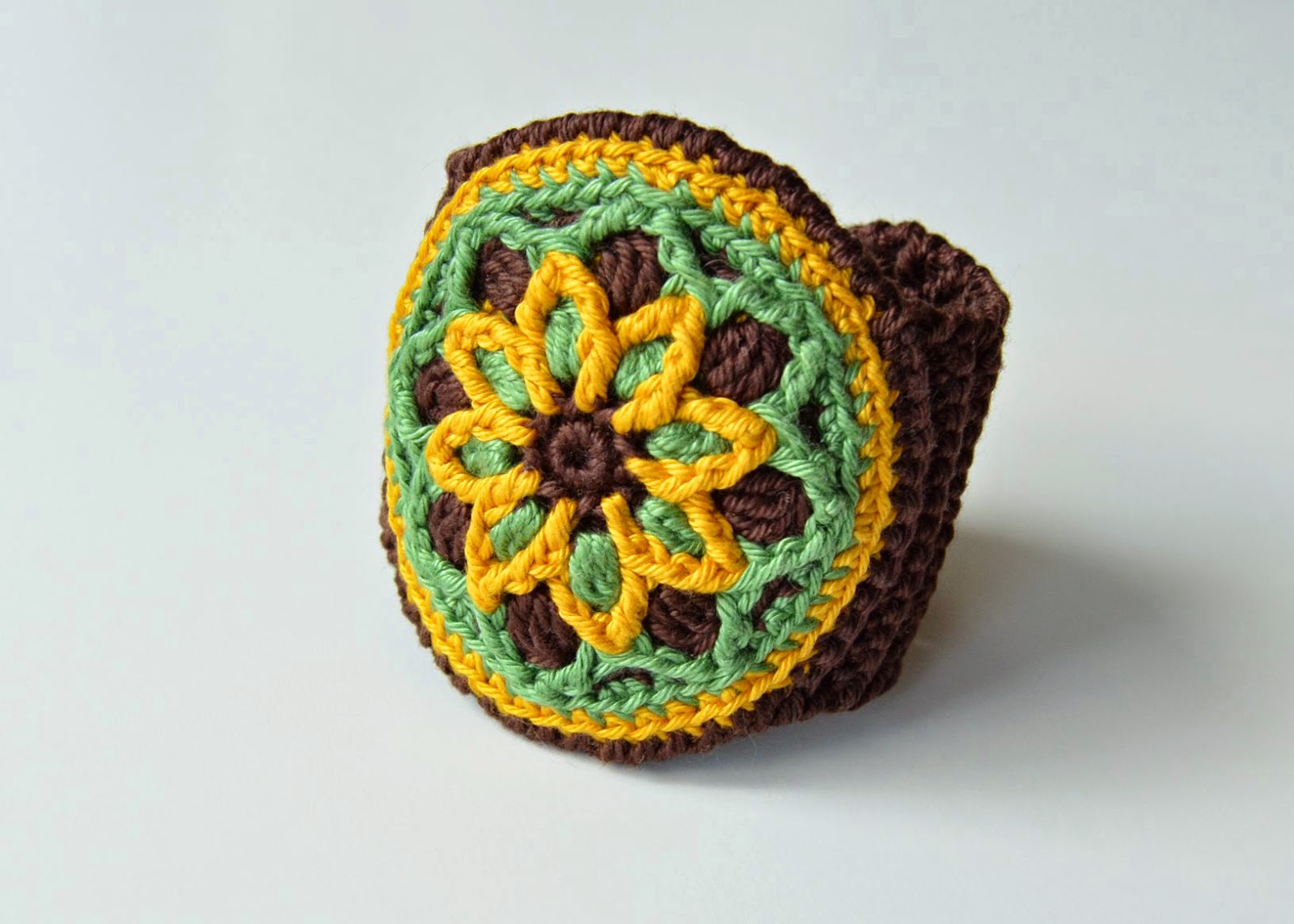 A New Trend for Summer: Crocheted Cuffs | LillaBjörn's Crochet World