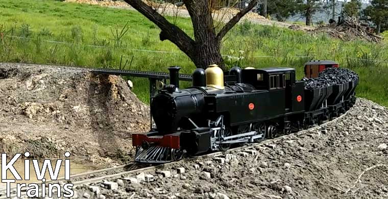New Zealand Railway Models (Kiwi Trains): NZ120 Silver Fern Arrives
