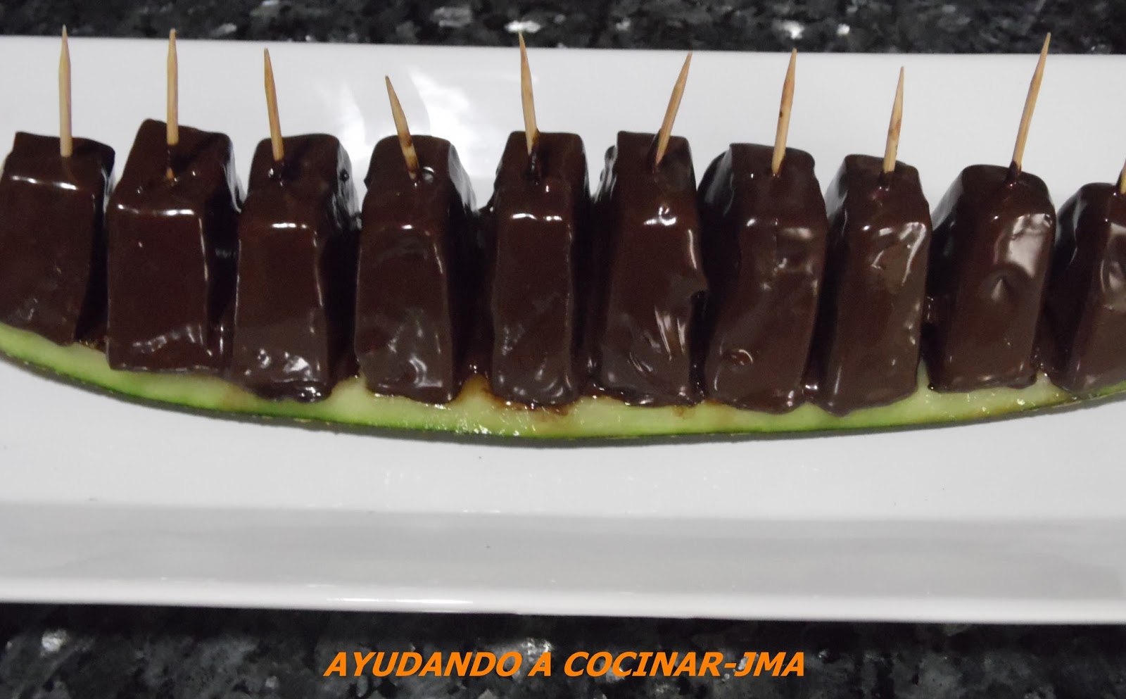 Ayudando a Cocinar.: Barco de Melón al Chocolate.