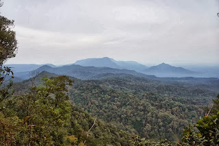 PutraRimbaBorneo: Gunung dan Pegunungan di Kalimantan